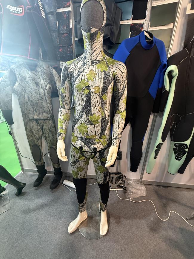 HXDIVE Camouflage Neoprene Wetsuit — 2-Piece Pullover Hooded Spearfishing & Hunting Suit