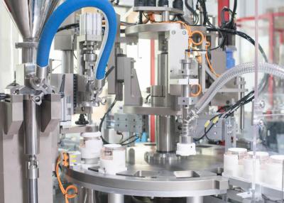 Cina Piccola lunghezza dell'imbottigliamento e della tappatrice dell'essenza 25-90 millimetri di installazione facile stabile in vendita