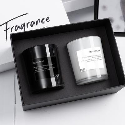 Cina Il contenitore di regalo di vetro di lusso in bianco e nero del classico di Amazon ha sentito la candela 7cm*8cm in vendita