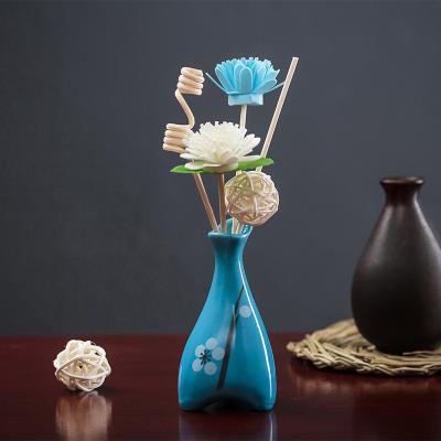 Cina Aroma decorativo Reed Diffuser della bottiglia ceramica del bastone del fiore più fresco dell'aria di fragranza dell'hotel in vendita