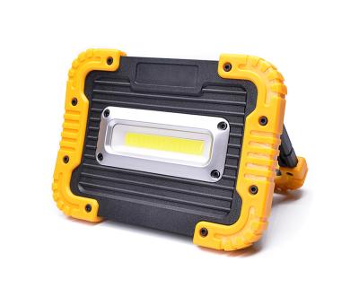 Cina 10W lampada funzionante portatile all'aperto della PANNOCCHIA LED, lavoro-luce di campeggio ricaricabile di Flashligh di emergenza del LED in vendita