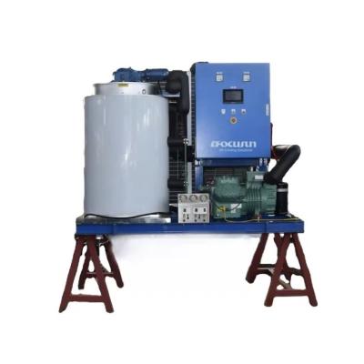 Cina Macchina automatica di ghiaccio a fiocco con capacità di 5 tonnellate e istruzioni di ingegneri stranieri in vendita