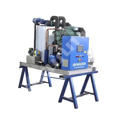Cina Compattatore di ghiaccio a fiocco industriale a tensione 220V-440V per enormi barre di ghiaccio nelle pescherecci africane in vendita
