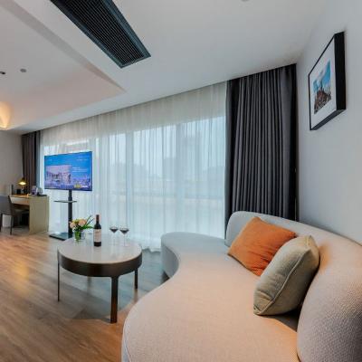 중국 Soft Package Modern Style Standard Double Bedroom For Resort Hotel Furniture 판매용