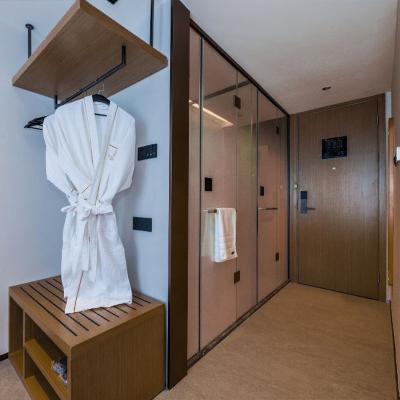 중국 Soft Package Modern Style Standard Double Bedroom For Resort Hotel Furniture 판매용