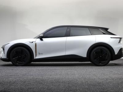 중국 전기 272 hp 지일리 지유 01 중형 대형 스포츠 쿠페 SUV 전기 자동차 성능 판매용