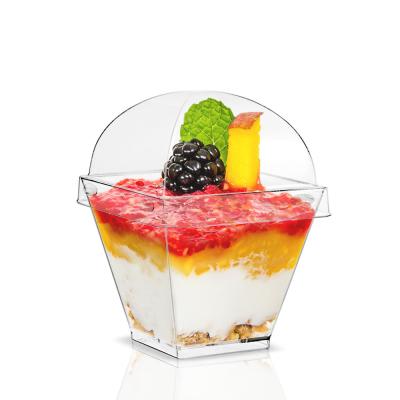 Cina Custom Disposable Plastic Cup Clear Plastic Smoothie Cups With Dome Lids For Wholesale in vendita