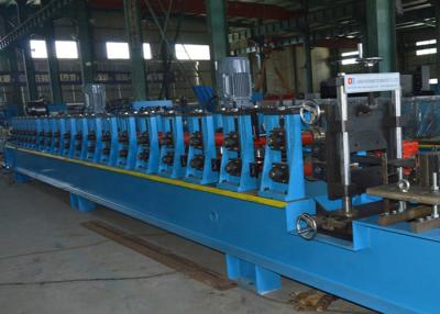 Cina Rotolo solare d'acciaio idraulico della struttura che forma macchina Uncoiler per il sistema 20kw di Trellising in vendita