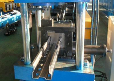 Cina Rotolo verticale dello scaffale della colonna dello scaffale dell'acciaio galvanizzato di 1.5-3mm che forma macchina in vendita