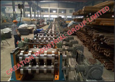 China Galvanized Steel Cee Section Roofing Purlin Frame Sheet Roll Formed & Punching Cutting Machine en venta
