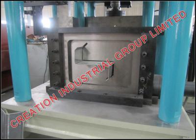 China Rollo de acero galvanizado sumergido caliente de la correa de la tira que forma la máquina con Decoiler en venta