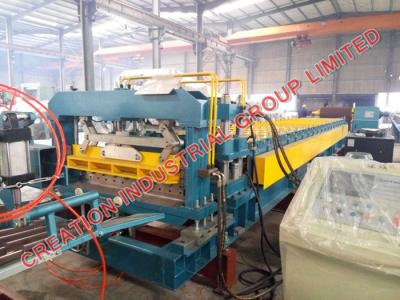 Cina Rotolo d'acciaio delle mattonelle di tetto delle mattonelle del metallo C che forma macchina con 6 metri di impilatore dell'auto in vendita