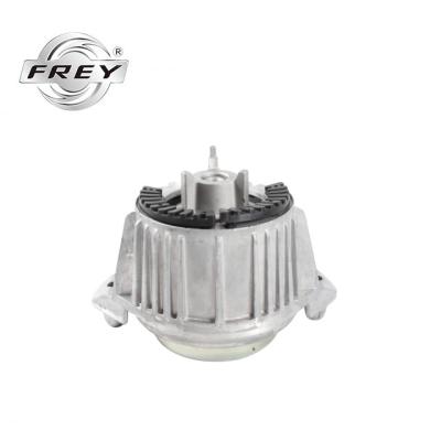 Cina Pratico supporto motore Mercedes W212 2042405017 Frey Auto Parts in vendita