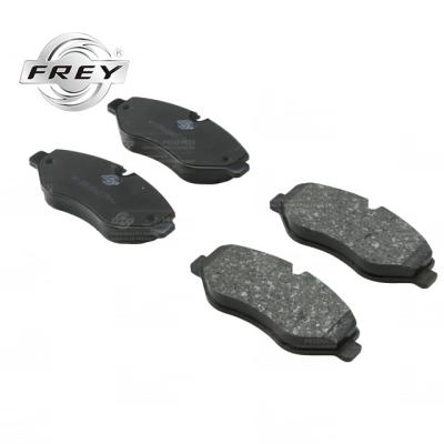 Cina Pastiglie freno anteriori multiuso 0044208320 per Mercedes Benz Sprinter 906 in vendita