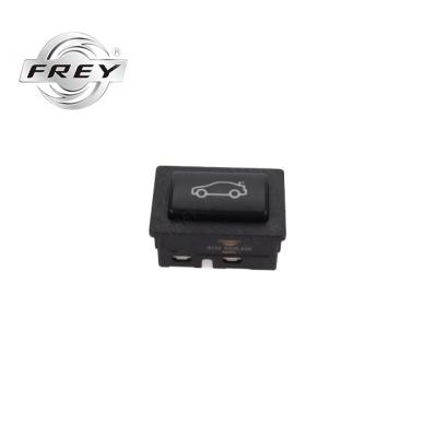 Cina Pulsante 61319200316 per sblocco del bagagliaio dell'auto per BMW F10 F11 F20 F30 F35 F18 E84 in vendita