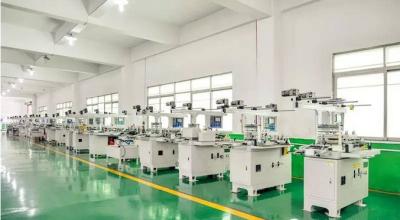 中国 打つことを押す熱いホイルが付いているエヴァ/PE ロール自動型抜き機械 販売のため