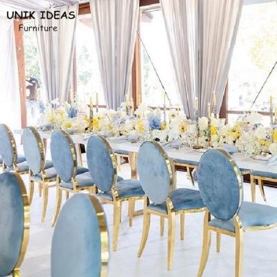 China Cadeiras de veludo azul com aro dourado, mesa de banquete e cadeiras para festa, evento, casamento à venda