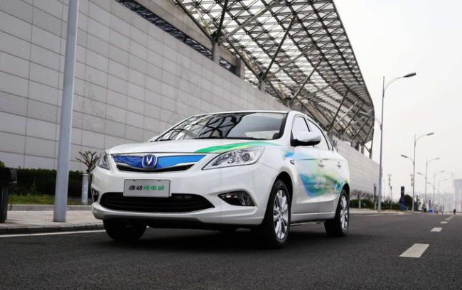 Changan Eado EV460 365-405KM Changan EV 5 Doors 5 Seats Compact Sedan Car 0