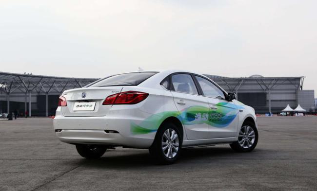 Changan Eado EV460 365-405KM Changan EV 5 Doors 5 Seats Compact Sedan Car 1