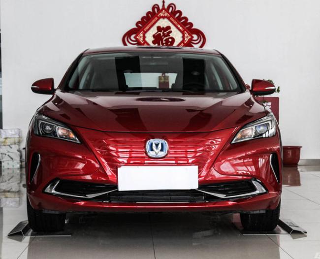 405KM Changan Eado ET Pure Electric Compact Sedan Car Comfortable Cabin 3