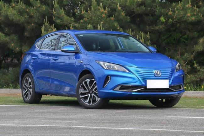 405KM Changan Eado ET Pure Electric Compact Sedan Car Comfortable Cabin 5