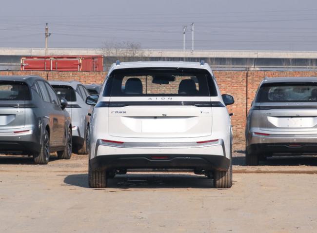 AION Y Plus 2023 Electric Compact Suv 510-610KM Ev Small Suv 3