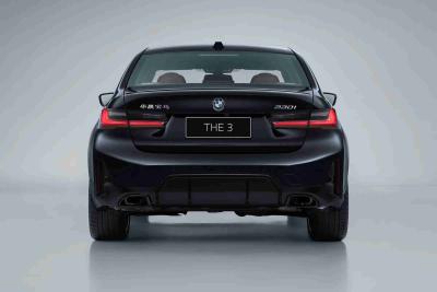 Chine Voiture de taille moyenne BMW Série 3 2025 330i M Sport Night Package à vendre