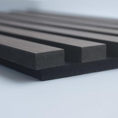 China El panel de pared acústico de madera inodoro del listón multiusos ignifuga en venta