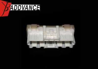 Chine 20 Pin Female PBT ont ouvert la nouvelle conception des véhicules à moteur blanche de prises électriques à vendre