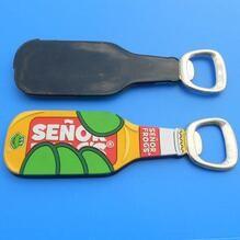 China La botella suave de encargo del PVC de SENOR FROGS 3d formó el abrebotellas para los regalos del aniversario de la compañía en venta