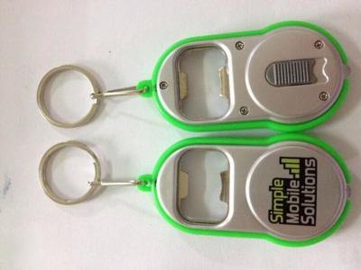 China El mini abrebotellas de las soluciones móviles simples multifuncionales llevó el llavero de la linterna para hacer publicidad del regalo en venta