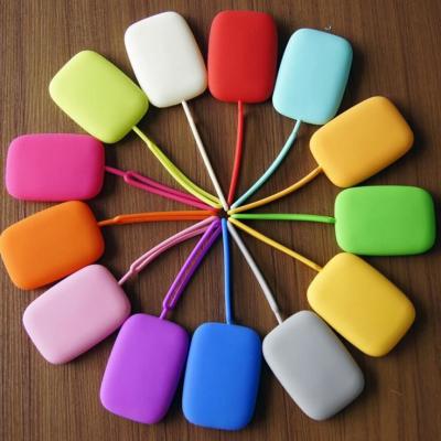 China Portatarjetas multiusos de la identificación de la cartera de la llave del silicón con 15 colores en existencia, impresión de encargo su propio logotipo en venta