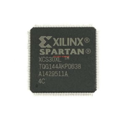 Cina Embedded Processors XCS30XL-4TQ144I Tray in vendita