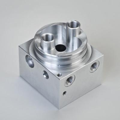Cina alluminio lavorante di precisione di CNC di tolleranza di 0.01mm/parti d'acciaio/d'ottone in vendita