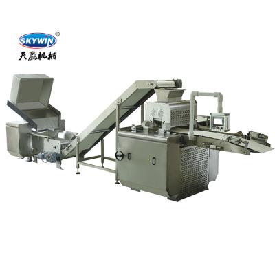 China Las pequeñas galletas funcionales trabajan a máquina la máquina de caída de la galleta automática para hacer las galletas en venta