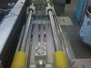 China El caramelo automático del cacahuete de la cebada que hacía la máquina 300kg/h hizo salir en venta