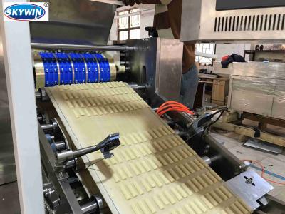 China Siemens PLC-Fingerspitzentablett-kleine automatische Keks-Verpackungsmaschine zu verkaufen