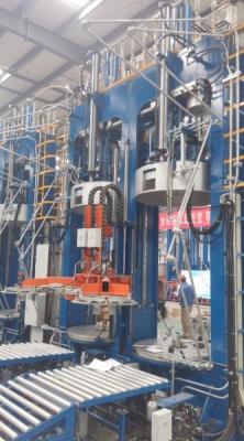 Cina Macchina di vulcanizzazione idraulica completamente automatica della stampa con forza di chiusura elevata in vendita