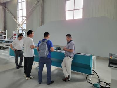Chine Machine à cintrer automatique pour vitrage en verre isolant en verre de façade d'IGU le double faisant à vendre