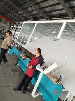 Chine Machine à cintrer de profil écologique, équipement de recourbement en verre continu à vendre