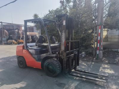 Κίνα Τόιοτα 3 τόνων μεταχειρισμένο ανεμοφόρο με 2 σταδίους πέλματος και ύψος ανύψωσης 3-4.5m σε άριστη κατάσταση προς πώληση