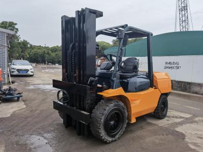 Κίνα Χρησιμοποιούμενο φορτηγό Toyota 7F50 3 τόνων 5 τόνων 7 τόνων Ιαπωνική ζώνη με πλάτος τυποποιημένου πιρούνιου προς πώληση