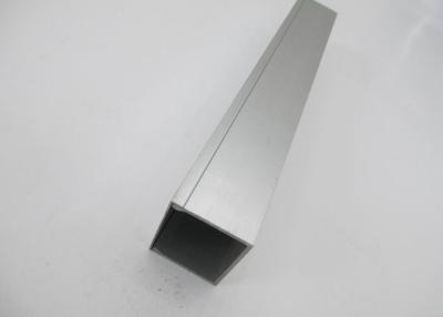 Chine L'extérieur argenté a anodisé les profils en aluminium d'extrusion pour le cheval/barrière de bétail à vendre