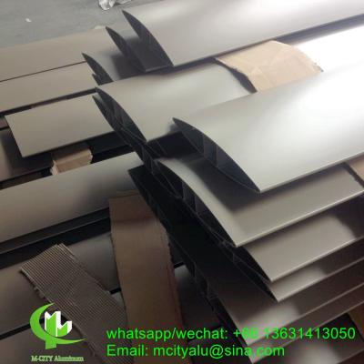 Cina Esponga al sole la pittura di alluminio delle feritoie PVDF del profilo di ombreggiatura o il trattamento di superficie anodizzato in vendita