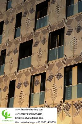 Cina I pannelli di alluminio della facciata di colore dell'oro, rivestimento di alluminio Pvdf della facciata hanno dipinto in vendita
