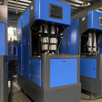 Cina 2022 Anno Semiautomatica Bottiglia di plastica macchina di produzione per bevande olio cosmetico acqua in vendita
