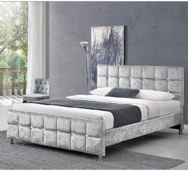 Cina Struttura del letto di dimensione di Crystal Button European Style King con la testata qualsiasi colore in vendita