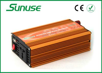 Cina Alzi l'invertitore verticalmente modificato 1000 watt 12vdc di potere di sinusoide a 220vac con USB 2000mA in vendita