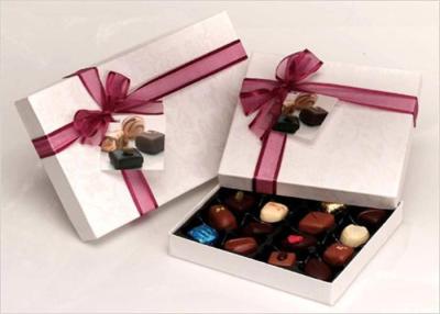 China Keurige Choclate-Douane Verpakkende Dozen met Lint, Verpakkende Kartondozen Te koop