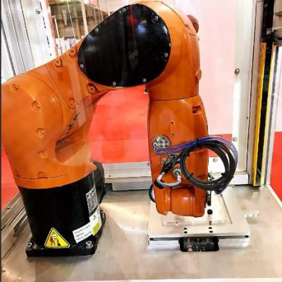 China La dirección industrial utilizó KR 6 R900-2 del robot de Kuka con el sistema de HK Vision del agarrador en venta